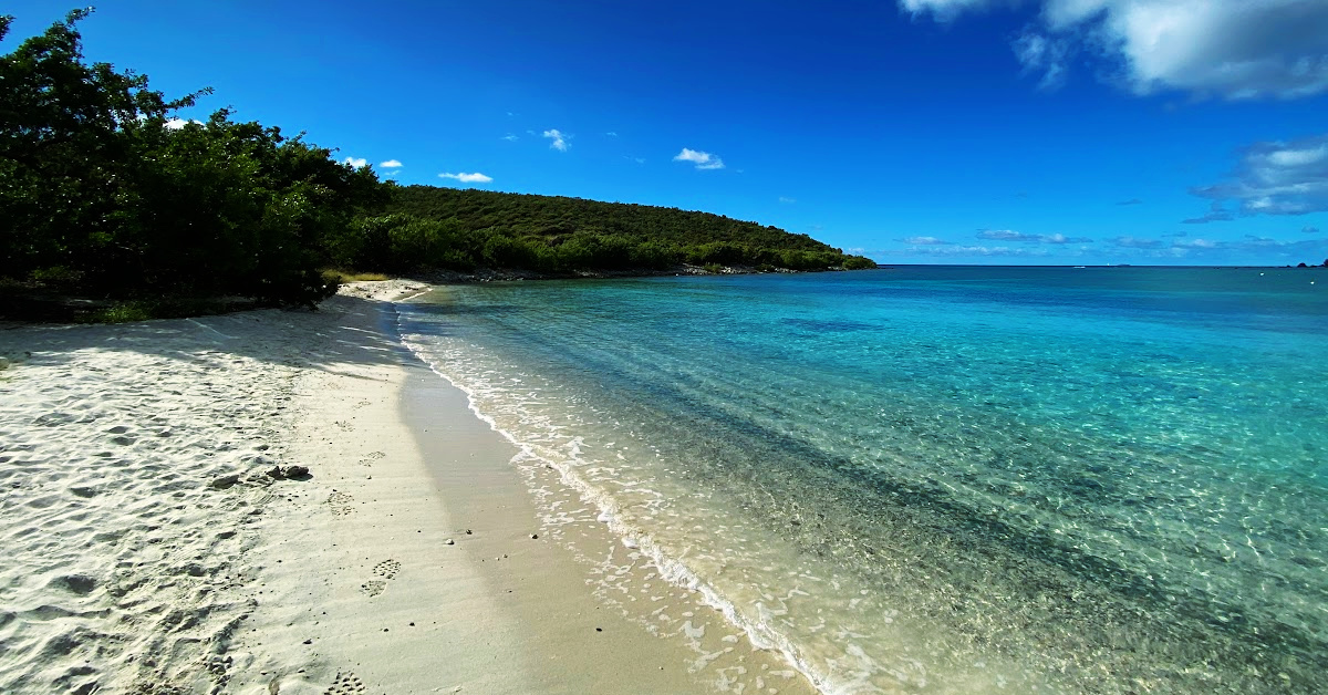 Hansen Bay Beach Snorkeling Guide [Rated + Reviewed] - Enriching Pursuits